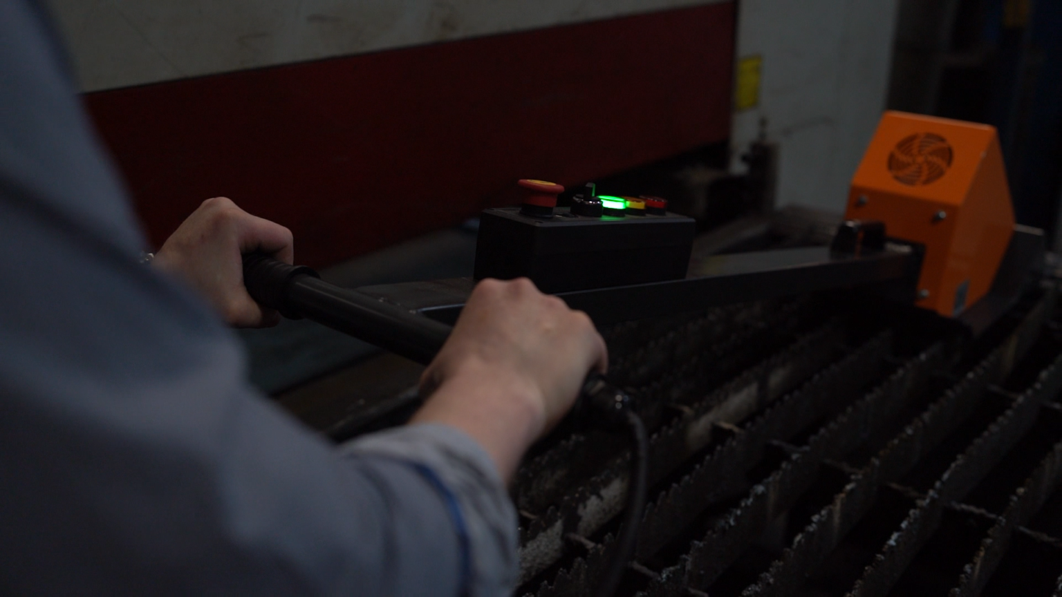 LASER SLAT CLEANER | Mac-Tech