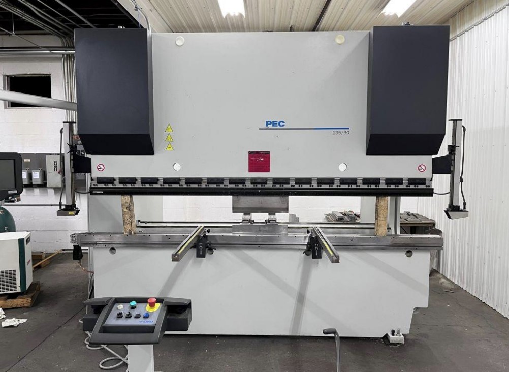 2014 LVD PPEC-135/30 (150 US Tons x 10') 7-Axis Press Brake with Auto ...