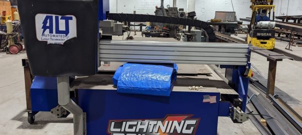 2018 ALT LIGHTNING RAIL 4′ X 30′ LAYOUT TABLE | Mac-Tech